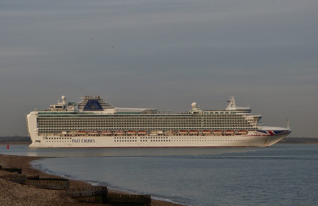 Southampton Cruise Port - 7 Great Places to View Cruise Ships Sailing ...