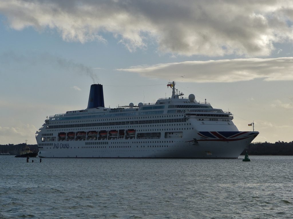 Southampton Cruise Port - 7 Great Places to View Cruise Ships Sailing ...