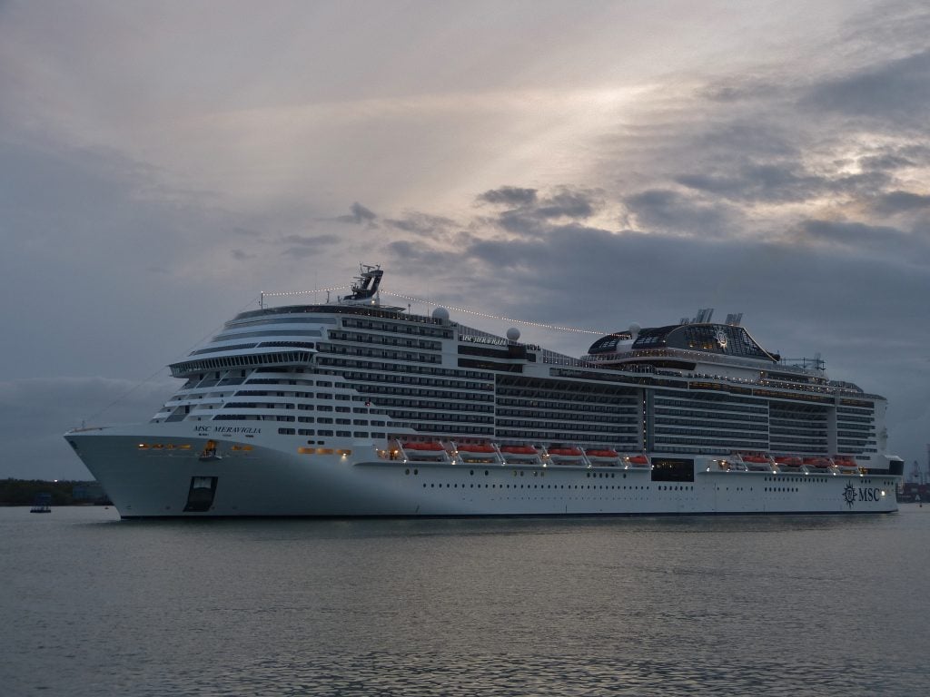 Southampton Cruise Port - 7 Great Places to View Cruise Ships Sailing ...