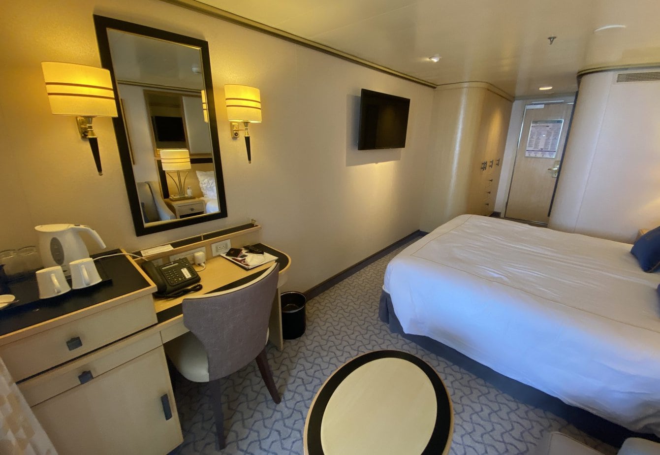 Sheltered Balcony Cabin Pictures and Honest Review – Queen Mary 2 ...