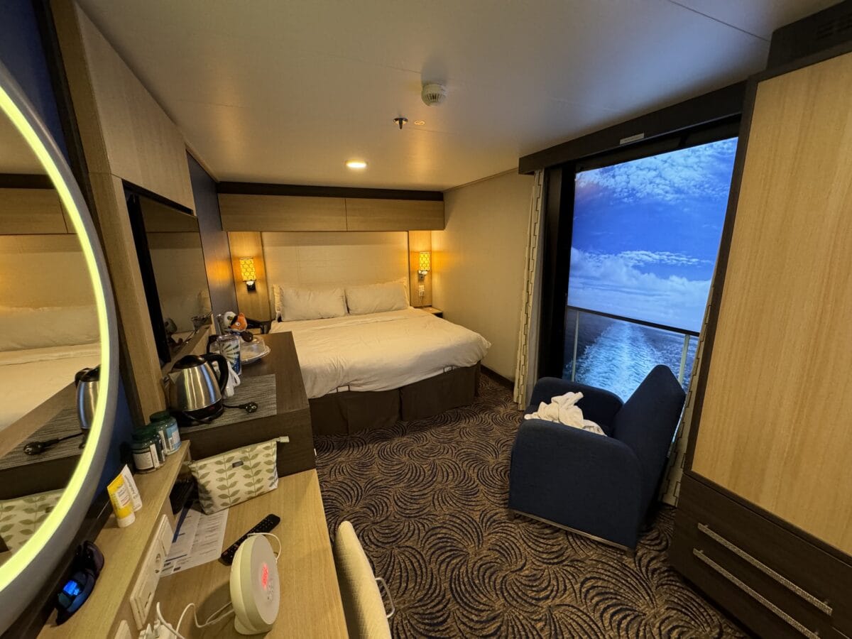 7 Days in The Most Controversial "INSIDE" Cabin (Virtual Balcony Review ...