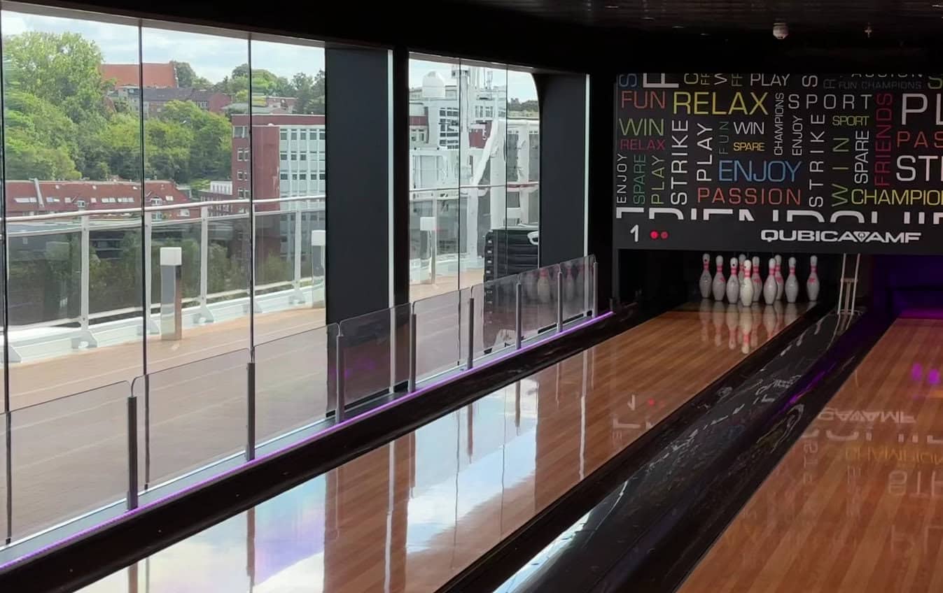 bowling alley - Emma Cruises